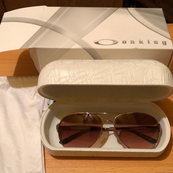 Oakley | Accessories | Oakley Aviator Sunglasses | Poshmark